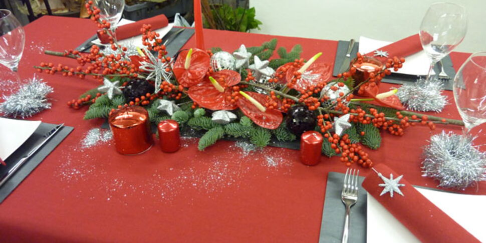 Décoration : une table de réveillon contemporaine : Femme Actuelle Le MAG
