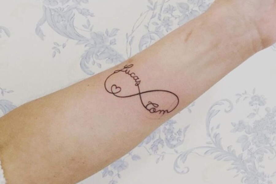 Tendance : 20 tatouages infini repérés sur Instagram - Femme Actuelle