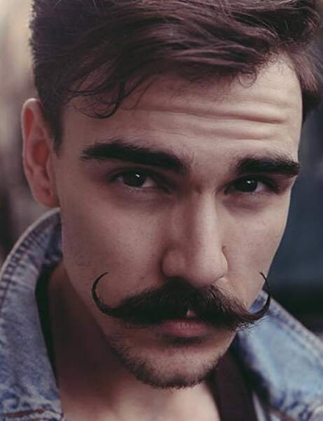 Movember : 15 moustaches à adopter pour l’occasion - Femme Actuelle