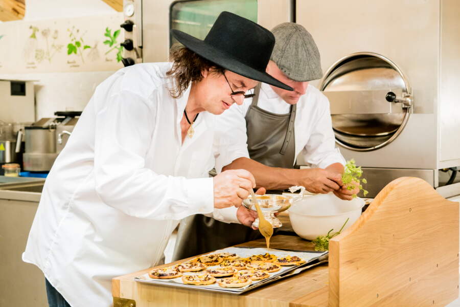 Le chef Marc Veyrat dévoile la Maison des Bois, son nouvel ...