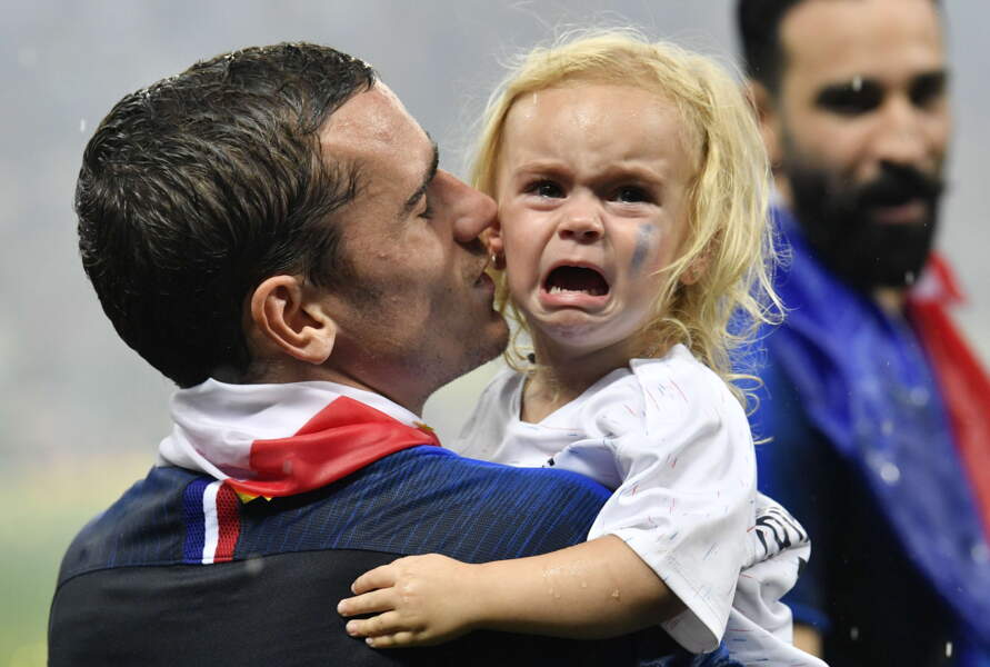 Photos - Coupe du monde : les Bleus avec leurs enfants sur le terrain ...
