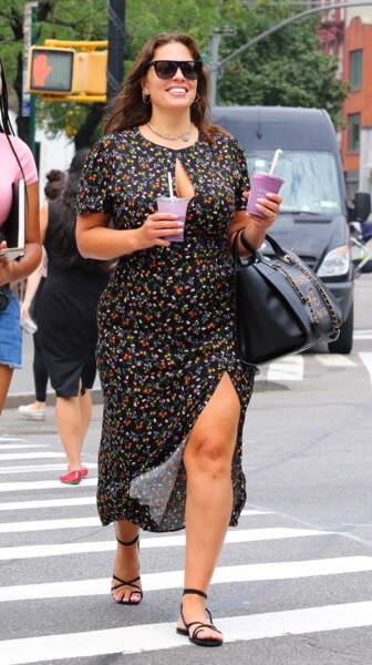Mode grande taille : la mannequin Ashley Graham sublime ses rondeurs ...