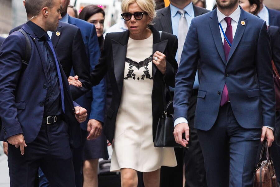 La robe que Brigitte Macron portait à New York n’a pas fait l’unanimité ...