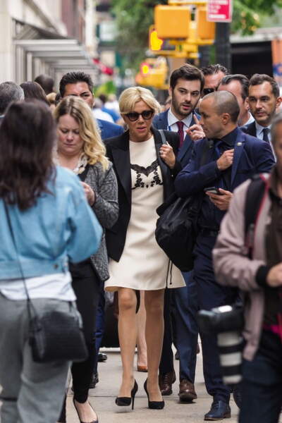La robe que Brigitte Macron portait à New York n’a pas fait l’unanimité ...