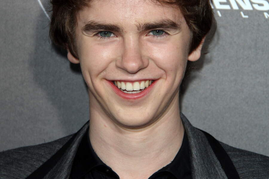 Freddie Highmore : son évolution physique en images - Femme Actuelle