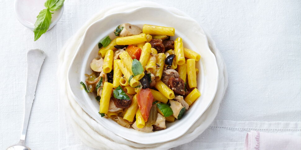 Pâtes rigatoni à la mijotée de lapin aux figues : Femme Actuelle Le MAG