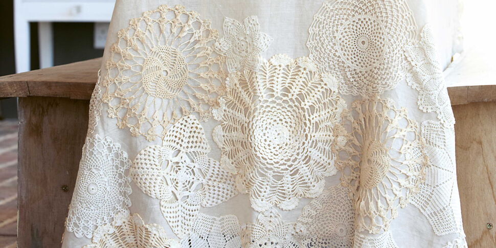 Une nappe bohème avec des napperons : Femme Actuelle Le MAG