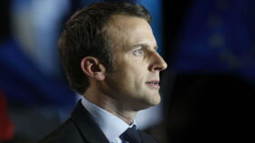 Actualités Laurent Macron : Femme Actuelle Le MAG