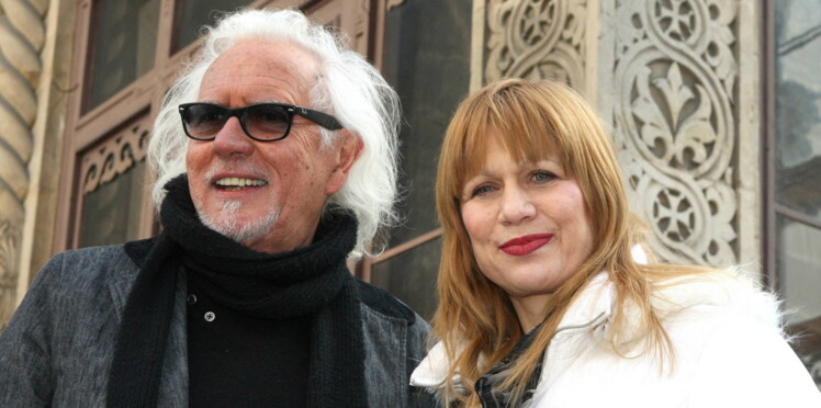 Stone se confie sur sa vie sexuelle très ennuyeuse avec Eric Charden : Femme Actuelle Le MAG