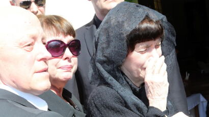 Mireille Mathieu abattue : sa mère vient de mourir : Femme Actuelle Le MAG