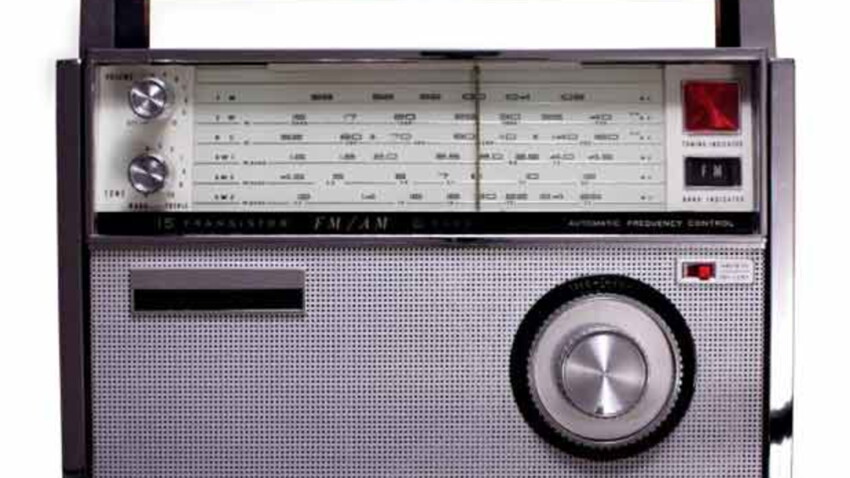 La radio est écoutée chaque jour par 42,3 millions de Français : Femme ...