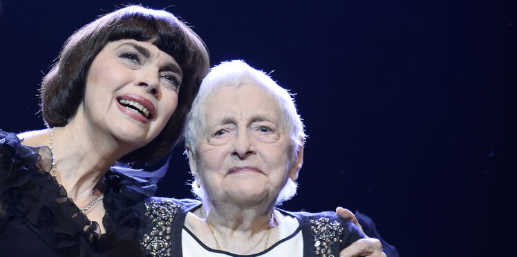 Photos : Mireille Mathieu a enterré sa maman à Avignon : Femme Actuelle ...