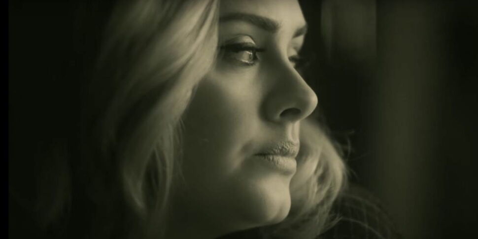 Adele : la chanteuse choisit la France ! : Femme Actuelle Le MAG