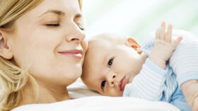 Angiome de bébé : causes, traitements, faut-il s'inquiéter ? : Femme ...