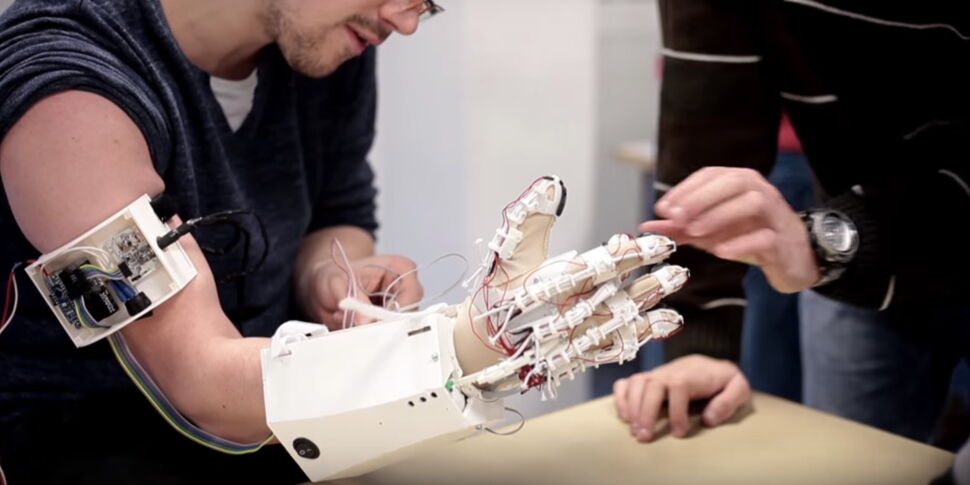 Print'hand : une main bionique pour les personnes qui en ont perdu l ...