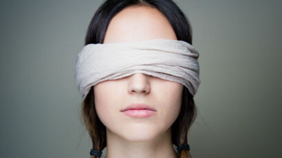 Retrouvez tous les articles Aveugle de Femme Actuelle Le MAG