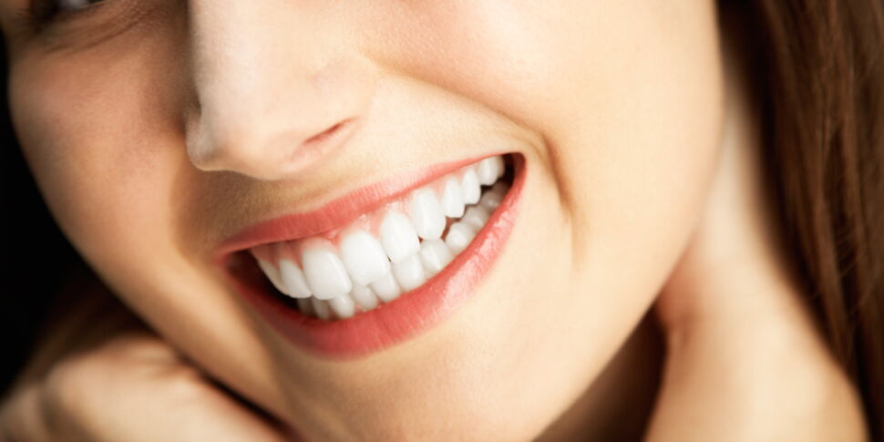 5 nouvelles techniques pour avoir de belles dents : Femme Actuelle Le MAG