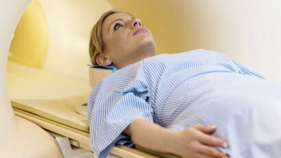 IRM du genou : pourquoi passer cet examen et comment se déroule-t-il ...