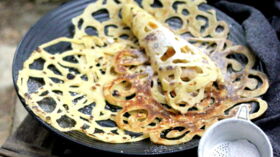 La crêpe Suzette traditionnelle, flambée au Grand-Marnier® rapide ...