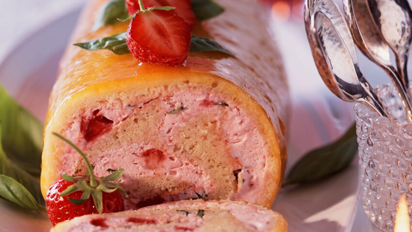 Bûche aux fraises rapide : découvrez les recettes de cuisine de Femme ...