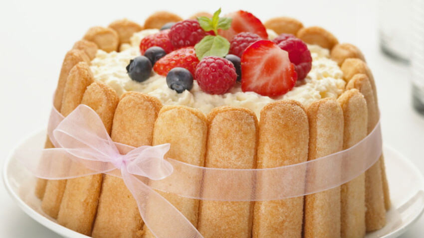 Charlotte rose aux fruits rouges rapide : découvrez les recettes de ...