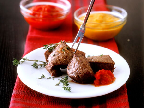 Fondue bourguignonne et ses trois sauces : découvrez les recettes de ...