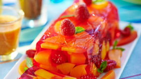 Terrine de fruits rouges à l’agar agar, en gelée d’hibiscus facile et ...