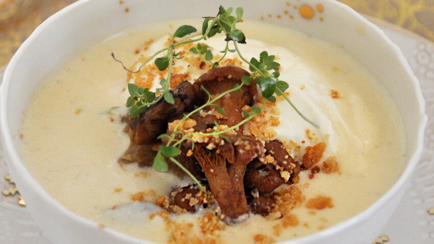 Velouté de parmesan à la crème de calisson et champignons des bois ...