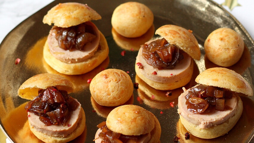 Mini-choux salés au foie gras et chutney oignon-raisins secs ...