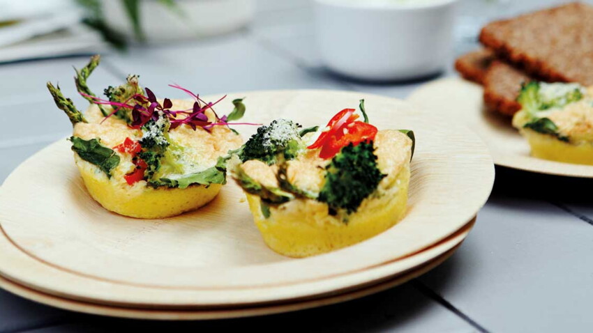 Mini frittatas aux asperges, brocoli, poivron et feta rapide ...