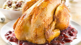 Poularde fermière rôtie aux fruits caramélisés facile et rapide ...