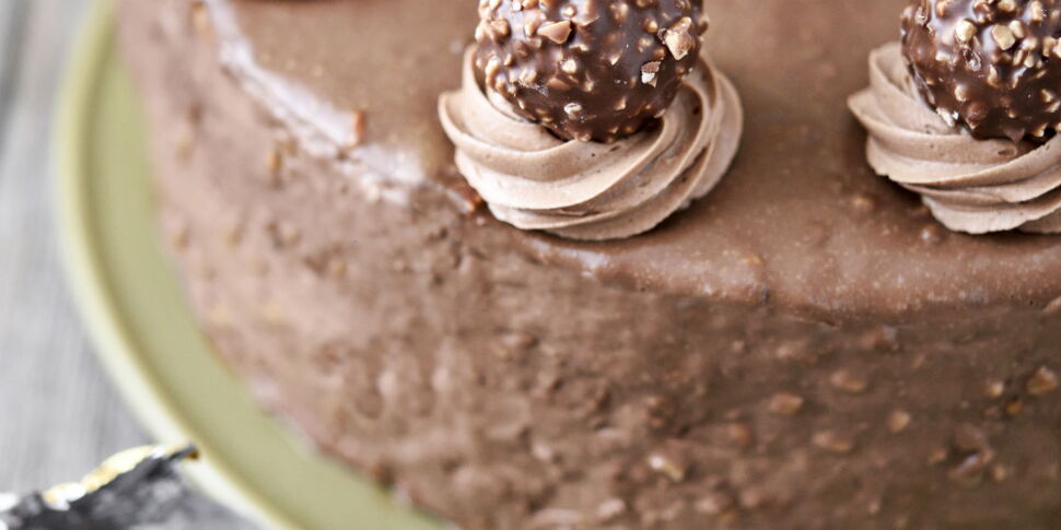 Gâteau aux Ferrero Rochers® : découvrez les recettes de cuisine de ...