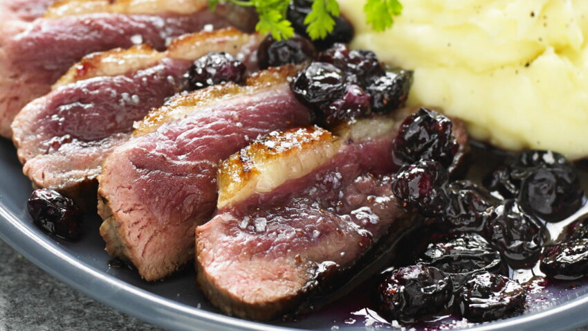 Magrets de canard aux fruits rouges rapide : découvrez les recettes de ...