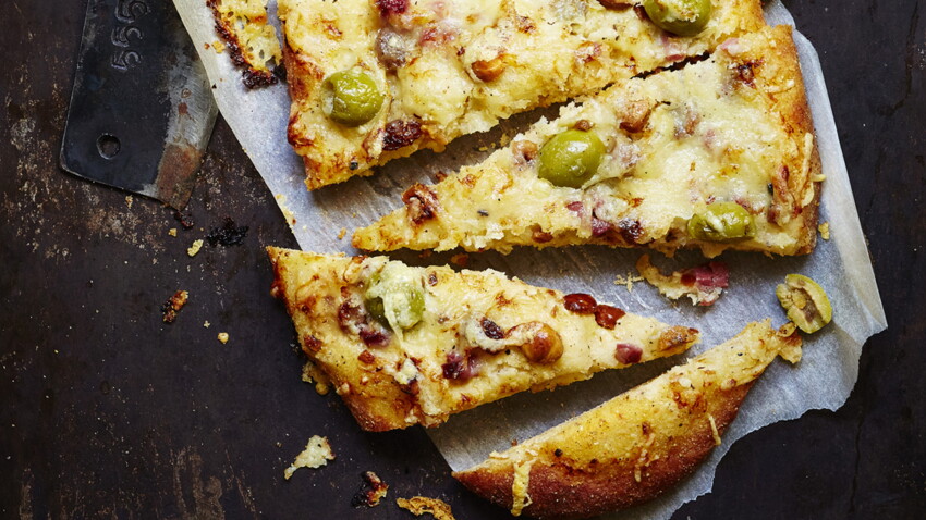 Fougasses aux olives vertes d’Espagne, fromage de brebis et magret fumé ...