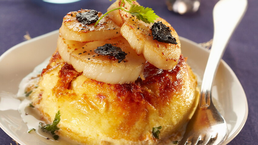 Saint-Jacques rôties, truffes et mini-flans au parmesan rapide ...