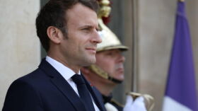 Emmanuel Macron : qui sont Laurent et Estelle, le frère et la soeur du ...