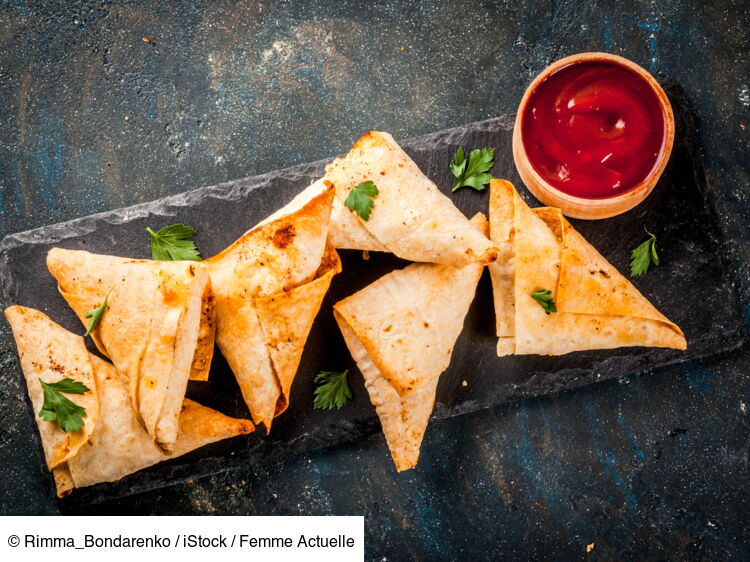 Pliage de samoussa : la technique facile pour faire un triangle avec ...