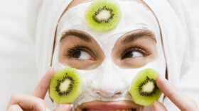 10 recettes de masques visage peau sèche avec des produits naturels ...