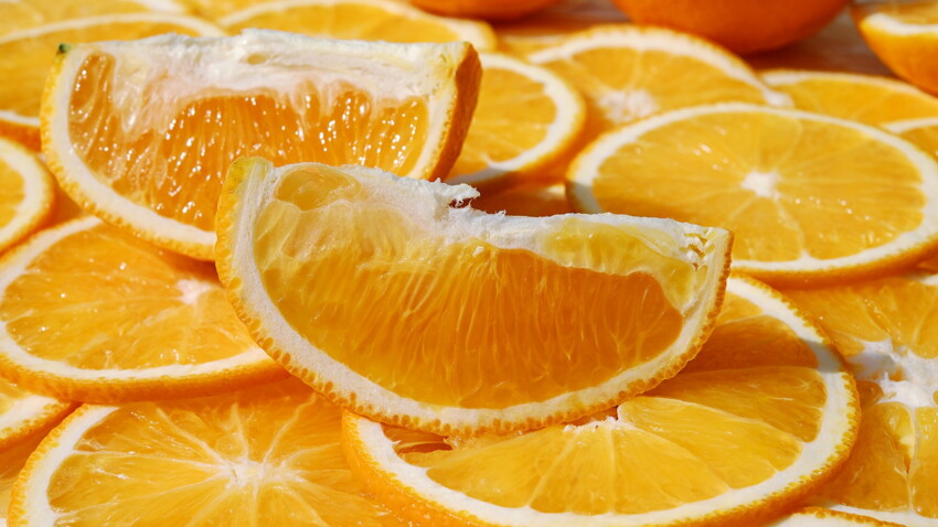 La technique pour bien éplucher une orange : Femme Actuelle Le MAG