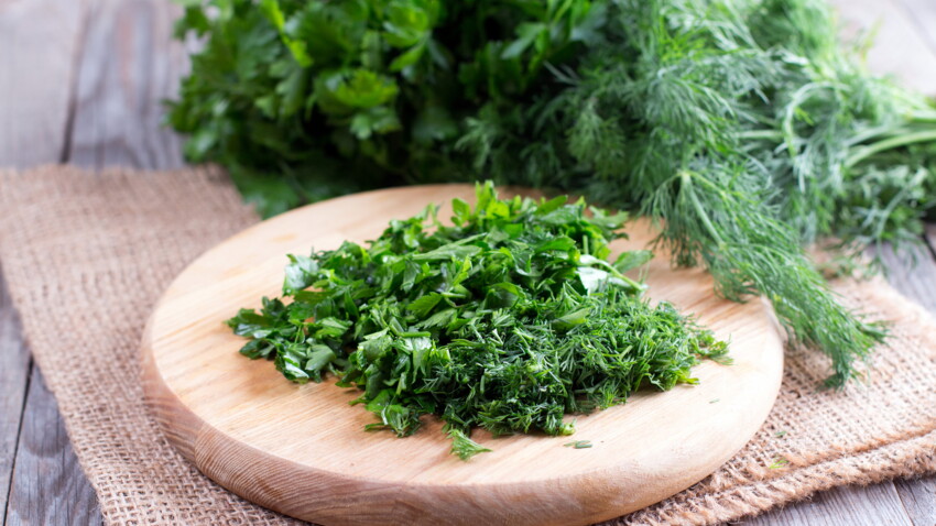 Toutes nos astuces pour couper facilement des herbes fraîches : Femme ...