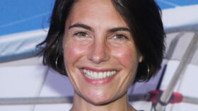 Alessandra Sublet : on adore sa nouvelle façon de coiffer son carré ...