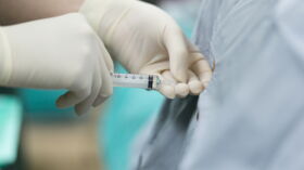 Péridurale : définition, déroulement, douleur et risques, effets ...