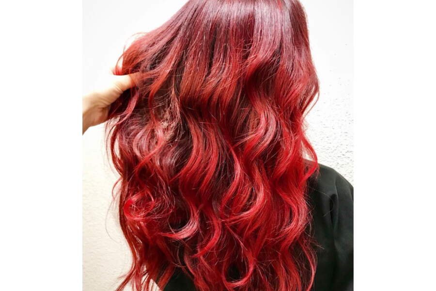 Coloration rouge : tout savoir sur cette couleur ultra tendance - Femme ...