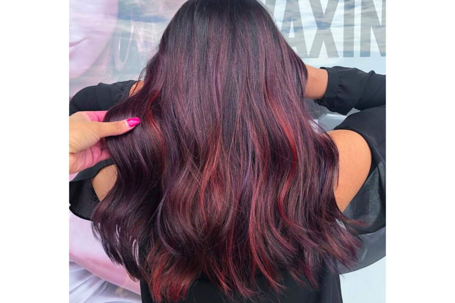 Coloration rouge : tout savoir sur cette couleur ultra tendance - Femme ...
