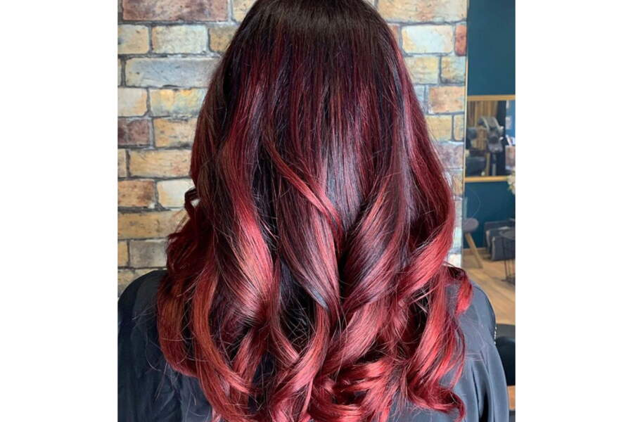 Coloration rouge : tout savoir sur cette couleur ultra tendance - Femme ...