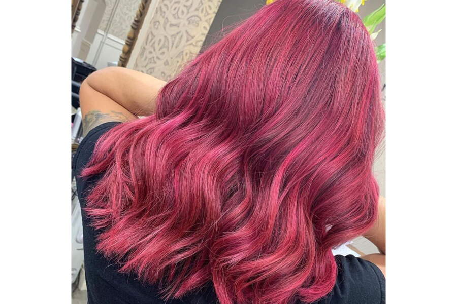 Coloration rouge : tout savoir sur cette couleur ultra tendance - Femme ...