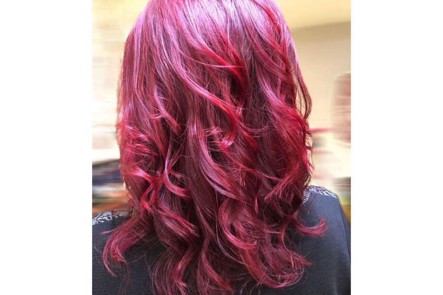 Coloration rouge : tout savoir sur cette couleur ultra tendance - Femme ...