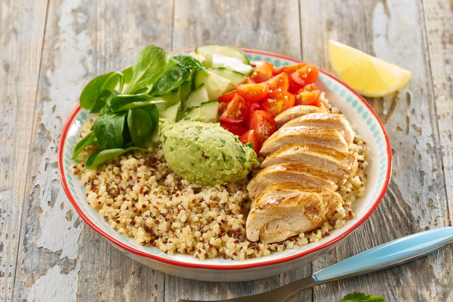 Nos super recettes de salades avec du poulet - Femme Actuelle