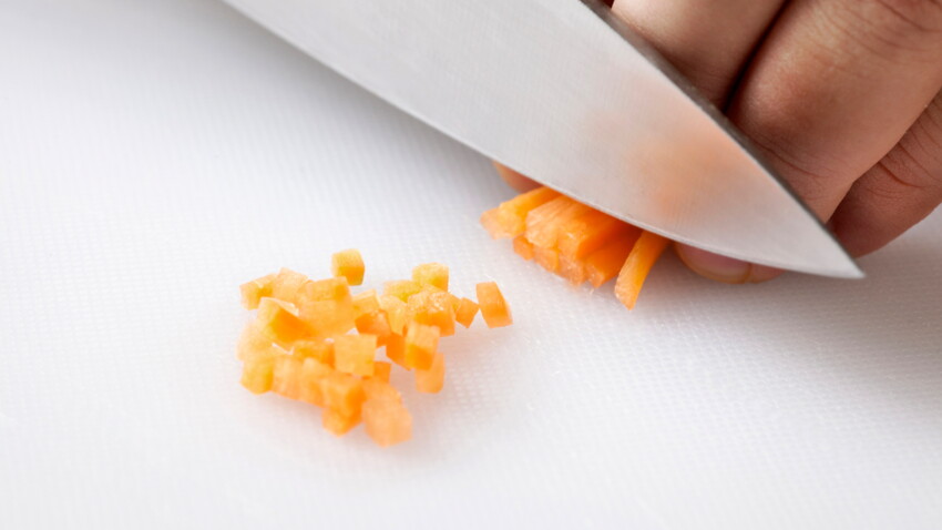 Comment couper les légumes en brunoise ? : Femme Actuelle Le MAG