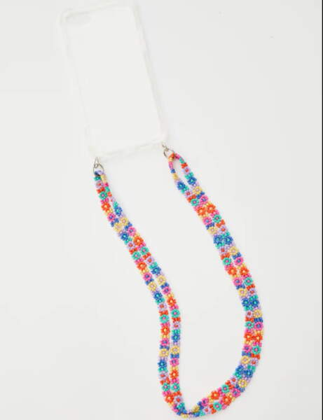 Cordon de téléphone : 10 modèles stylés pour adopter l’accessoire ...